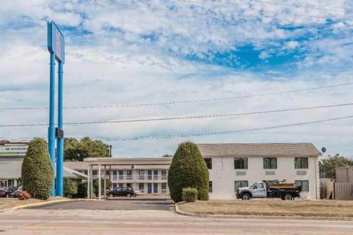 2 Full Beds  Non-smoking - Texarkana, AR