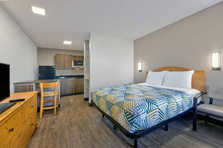1 Queen Bed  Non-smoking - North Richland Hills, TX