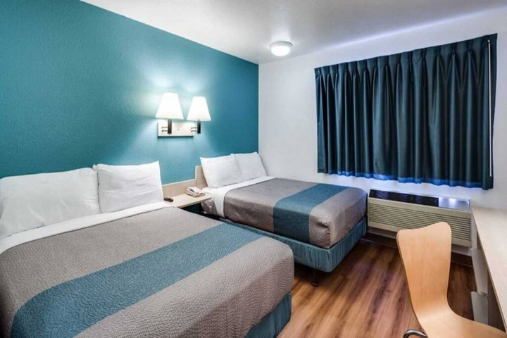 2 Full Beds  Non-smoking Micfridge - Washington