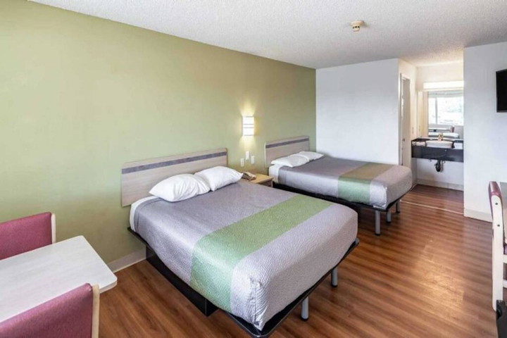 2 Queen Beds  Non-smoking - Lewiston