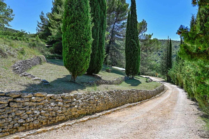599378 - Vaucluse
