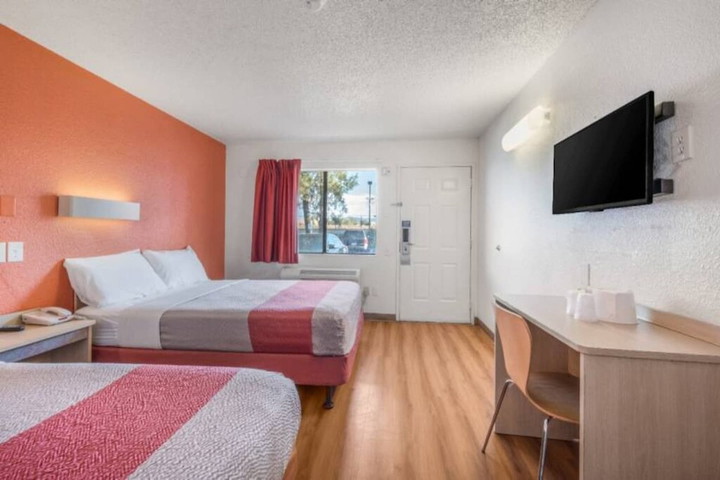2 Queen Beds - Fairfield, CA