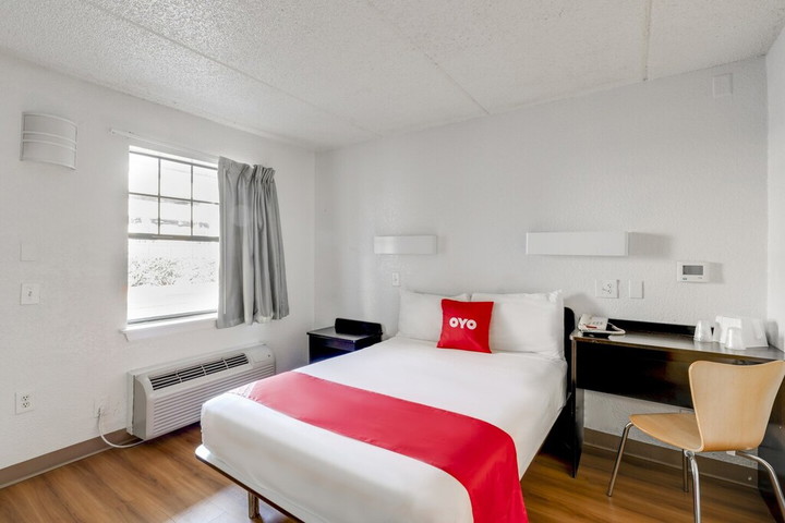 King Bed - Stafford, TX