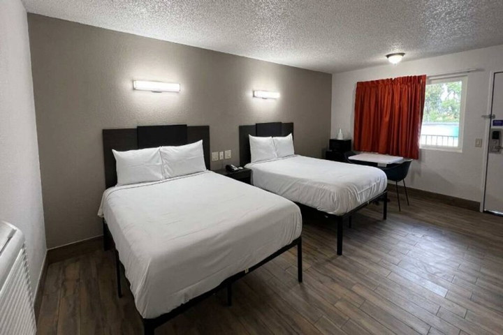 2 Queen Beds  Non-smoking Micfridge - Chino Hills, CA