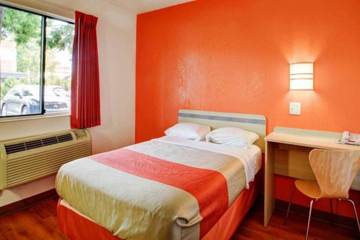 1 Queen Bed  Ns - Hartford, CT
