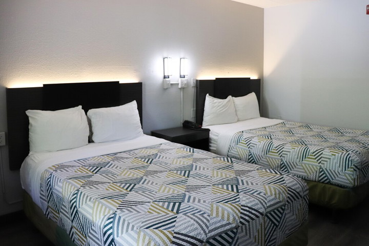 2 Full Beds - Homewood, AL