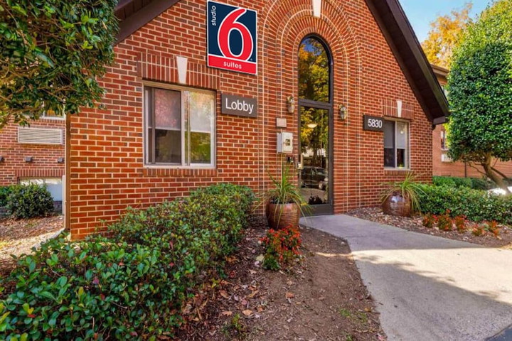 1 Queen Bed | Non-smoking, Micfridge, Sofa-bed - North Carolina