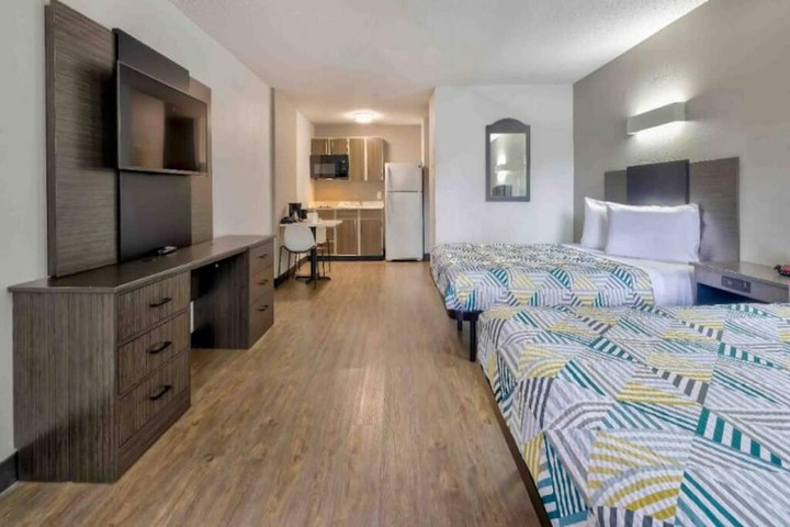 2 Queen Beds  Non-smoking Kitchen - Dallas, TX