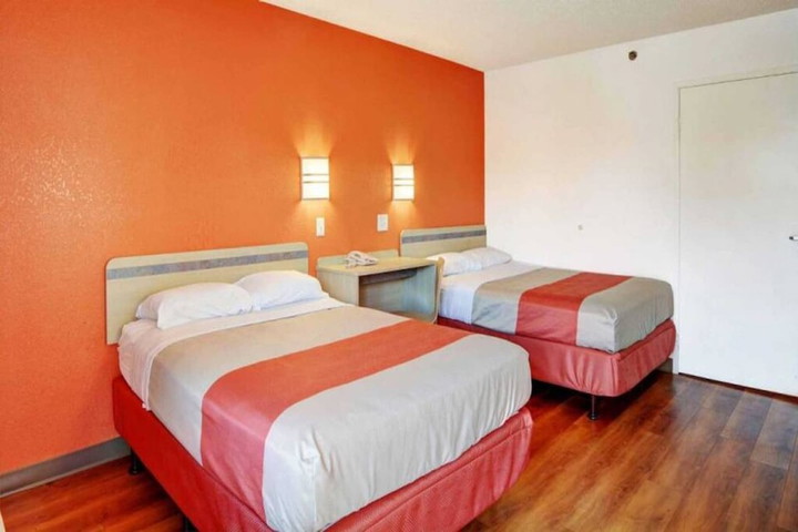 2 Full Beds  Ns - Hartford, CT