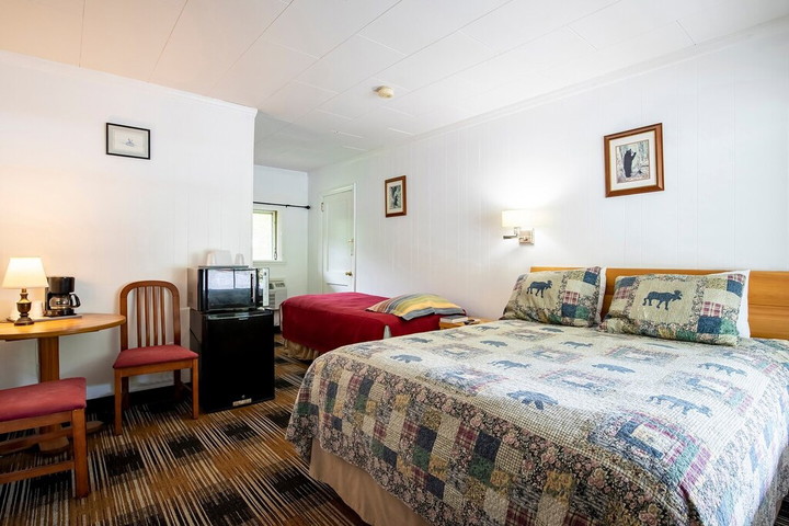 Queen Bed With Twin - Cherokee, NC