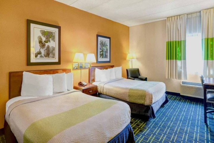 2 Full Beds Hearing Accessible Nsmk - Shelton, CT
