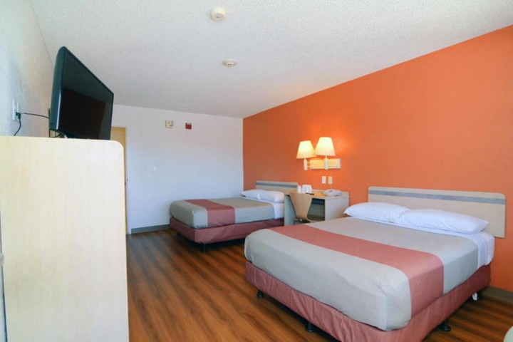 2 Full Beds - Idyllwild-Pine Cove, CA