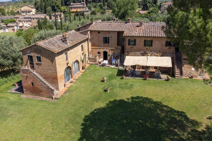 La Grotta Di Montecchino App Grano - Siena