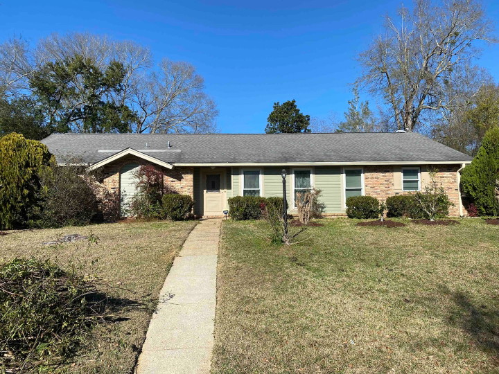 Myrtles Place, A Charming Home With A Pool! - Gulfport, MS