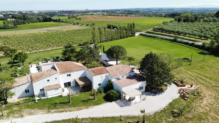 Private Estate For 15 People With Swimming Pool On A Large Estate - Béziers