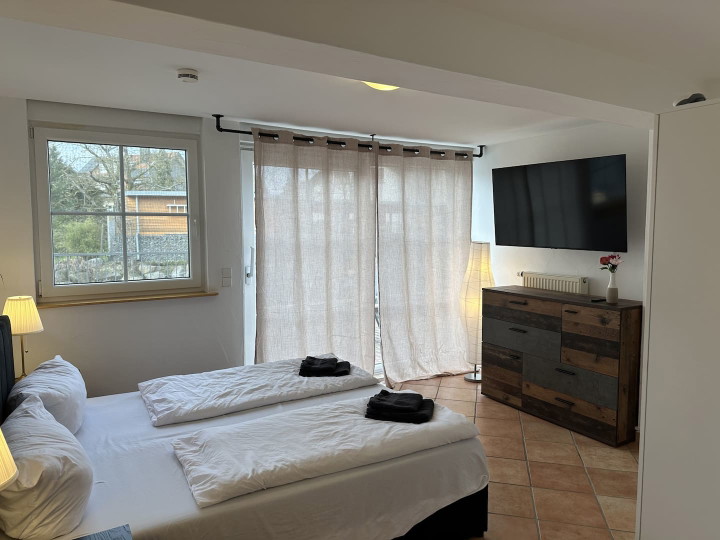 Superior-apartment-private Bathroom-terrace - Rust