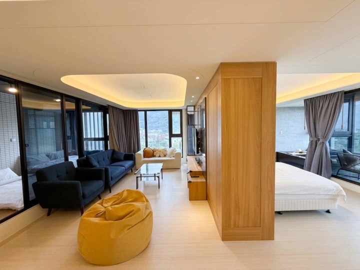 Chenxi Sea View Family Room With Two Tvs | Balcony, Turtle Island Sea View, Indoor Hot Spring - Taiwan