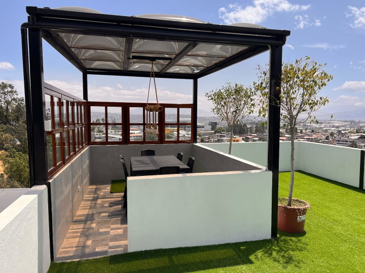 Vip House With Stunning Views And Multiple Living Spaces - Quito