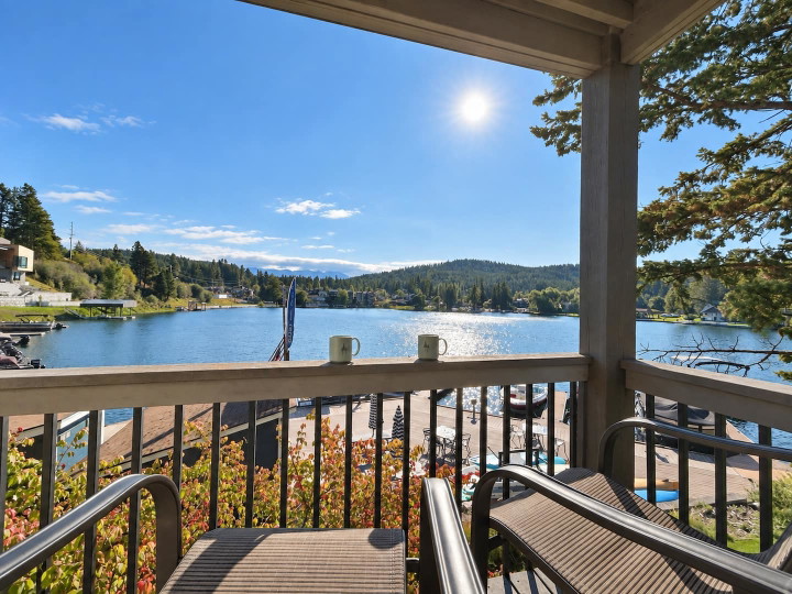 Waterfront Bigfork Studio | Private Spa Tub - Montana