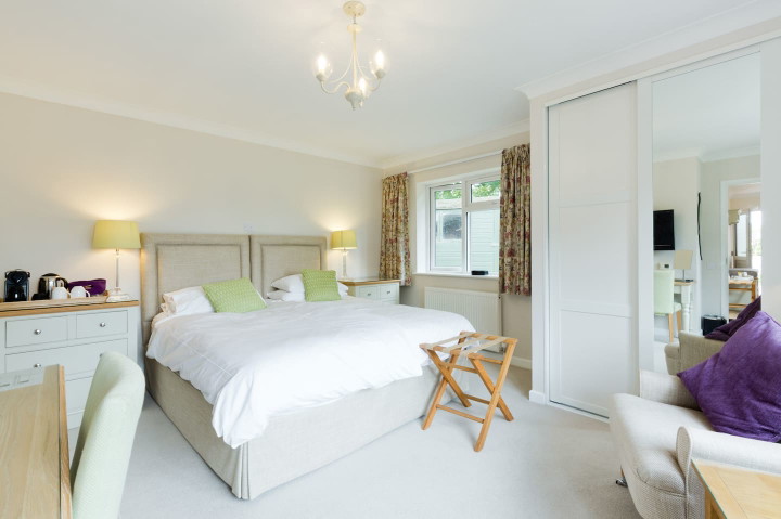 Bedroom Annex With Own Entrance - Berkshire