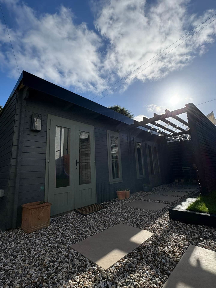 5 Minute Walk From The Beach, Our Garden Cabin! - Holywell