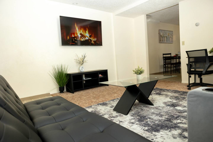 Cozy 1 Bedroom Suite! Centrally Located! - Winnemucca, NV