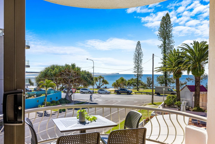 Sunnywaves | Stunning Ocean Views & Prime Location - Mooloolaba