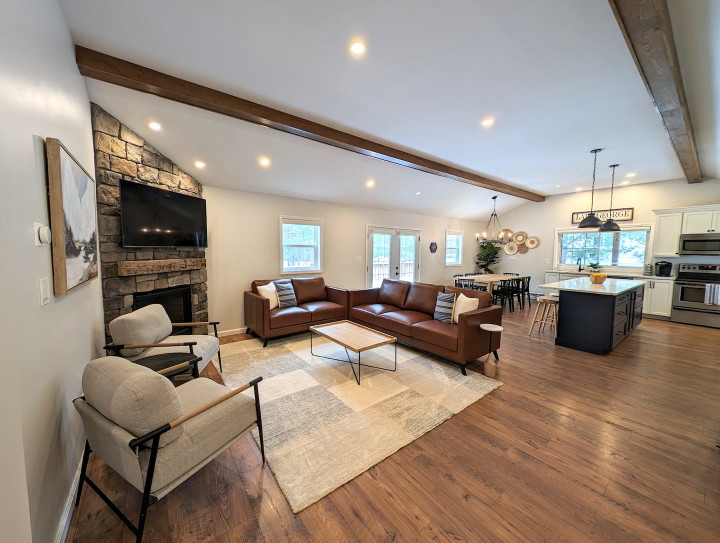 Adirondack Luxury: Hot Tub, Fire Pit, Walk To Lake - Lake George, NY