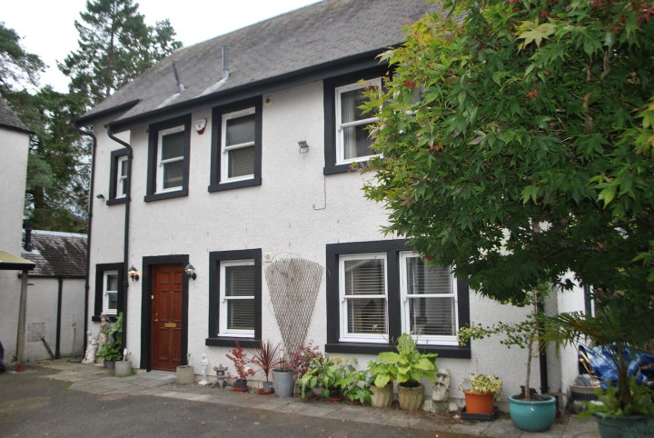 Poppies House - Callander