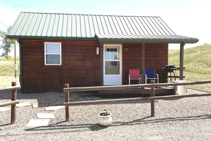 East Cabin At South Fork Hunting & Lodging. - Badlands National Park