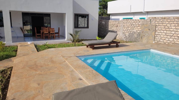 Firstrose Villa 2.2 Two Bedroom New In Diani Beach - Diani Beach