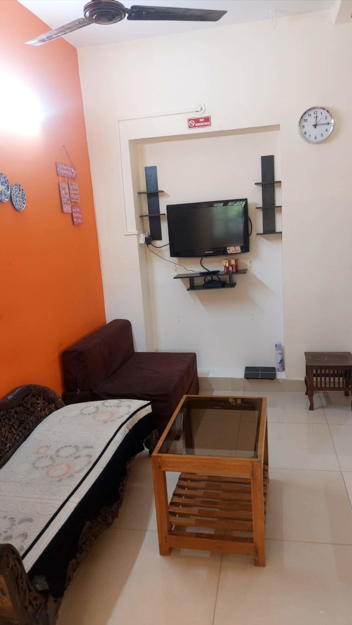 Furnished 2bhk Couple Friendly With Ac In One Room - 