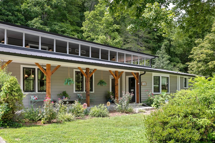 Lyric Retreat - Sleeps 23 W Pool - Fairview, TN