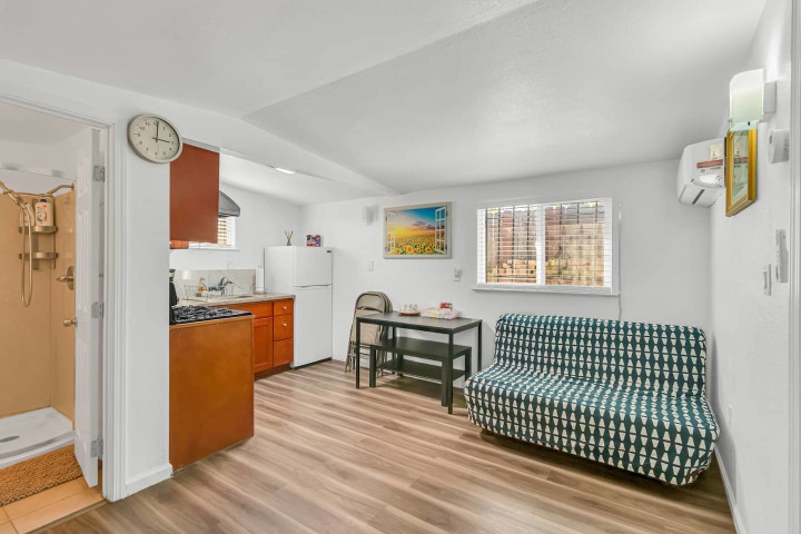 Charming Studio In Downtown With Kitchen - Sacramento, CA