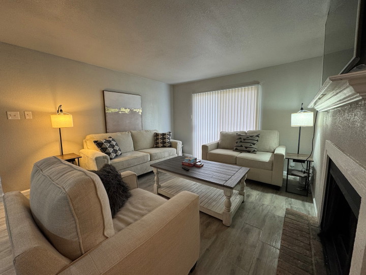 Cozy Stay In Beaumonts Westend 2br Sleeps 6! - Beaumont, TX