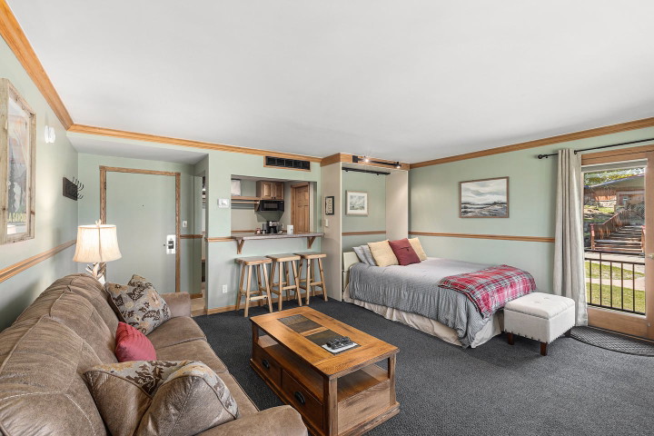 Otsego Ski And Golf Resort Condo - Gaylord, MI