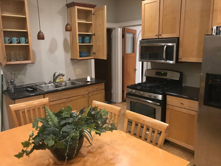 Cozy 4 Bedroom On Popular Historic Brady St - Milwaukee, WI