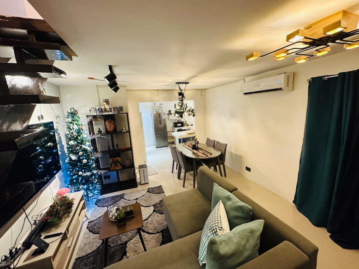 Fully Air Conditioned Townhouse In Naga City - Naga