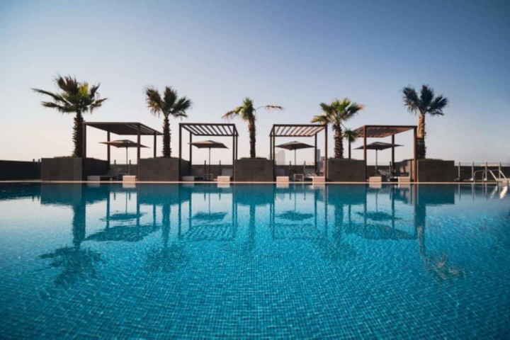 High Speed Wifi · Pool & Gym · High-floor Studio - Dubai