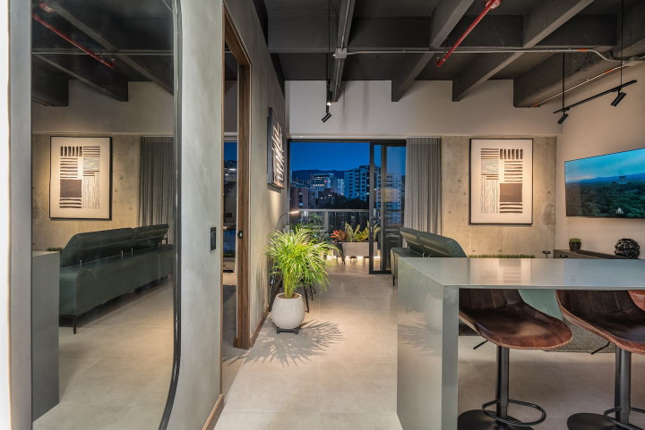 Poblado 2br W/ Pool Balcony Walk To Provenza - Medellín