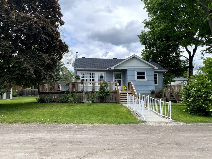 Adorable Private Bungalow - Ottawa