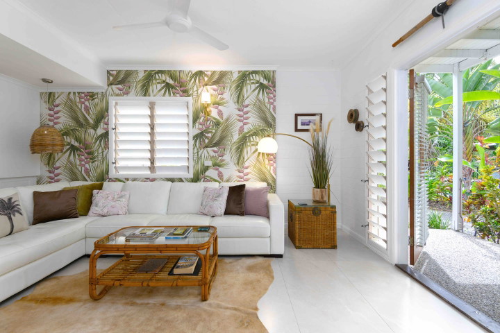 Pandanus Place - With Bicycles! - Mossman