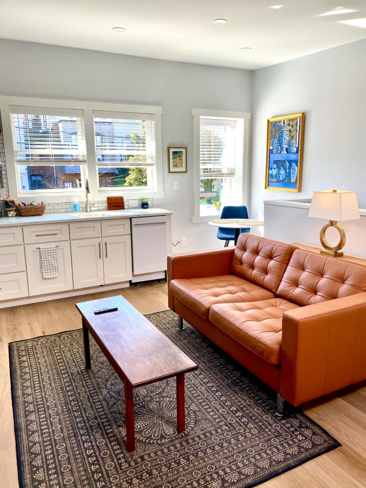 Capitol Hill Carriage House Studio - Washington, D.C.