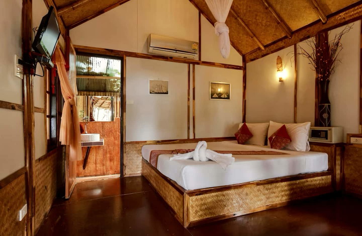 Bamboo Hut With Ac On Koh Phi Phi - Ko Phi Phi Don