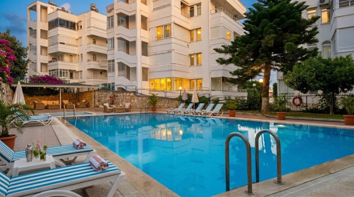 Midtown Apartment With Pool - Turquía