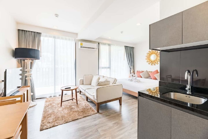 Patong Beach The Deckcondo, Sea View Pool ,Gym - Patong Beach