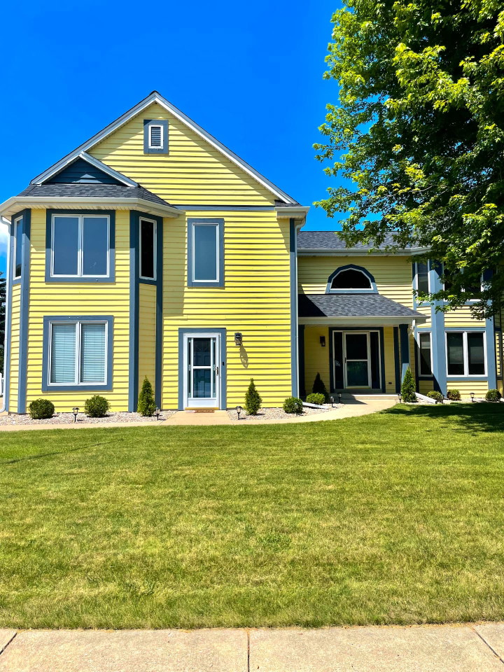 Grafton Getaway Spacious Side-by-side W/fire Pit - Cedarburg, WI