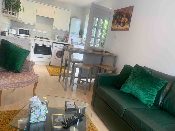 Lovely 1 Bedroom Annex + Sofa Bed + Walking Shower - Bournemouth