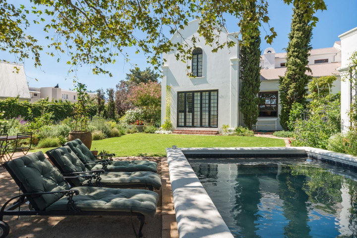 Live Like A Local: Garden Studio @23 - Stellenbosch
