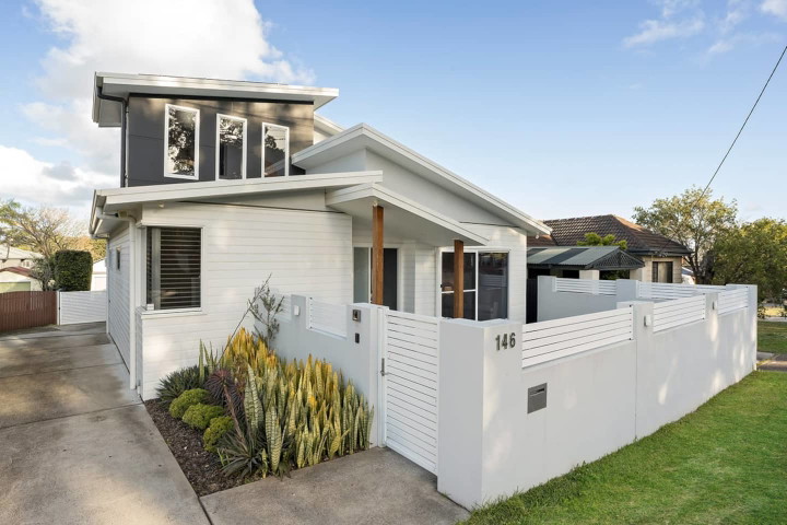 Lakeshore Serenity | Pet Friendly Lake Stay - Newcastle